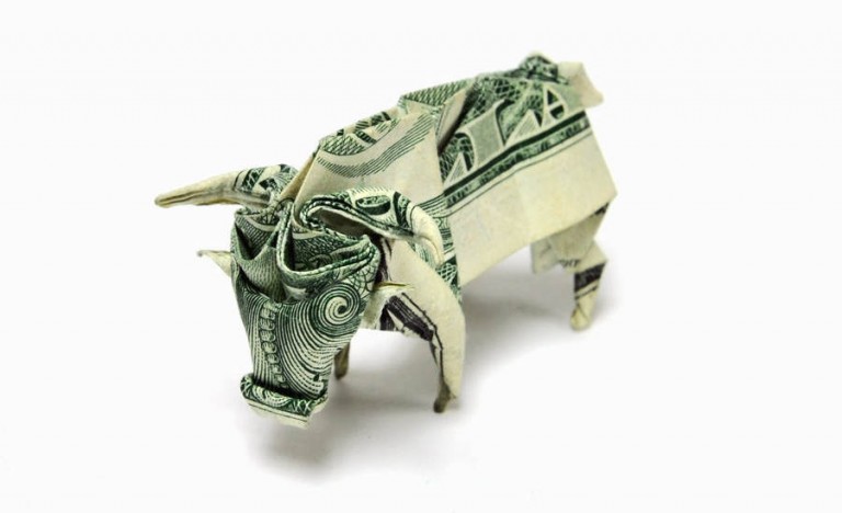 Origami de animales u objetos hechos con billetes de 1 dólar