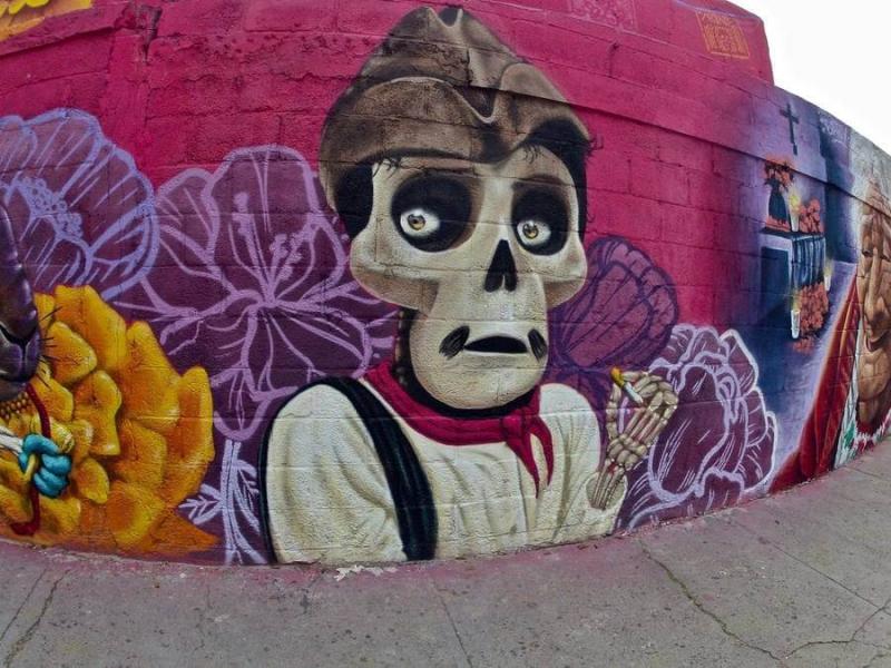 Mural de COCO de 340 metros para celebrar el Día de Muertos