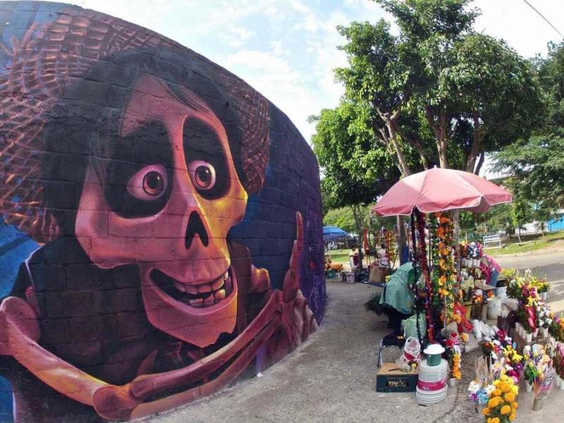 Mural de COCO de 340 metros para celebrar el Día de Muertos