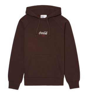 Coca-Cola y FILA lanzan una colaboración de ropa y calzado